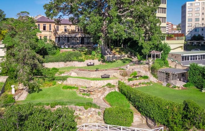 Sydney Harbour Waterfront - Historic Manor House - Bondi Beach