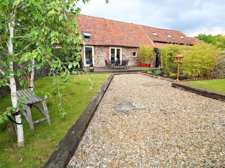 Far Barn - Blakeney