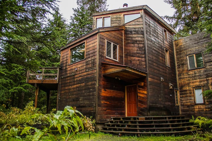 Spacious 4br Alyeska Dog Friendly | Hot Tub - Girdwood, AK