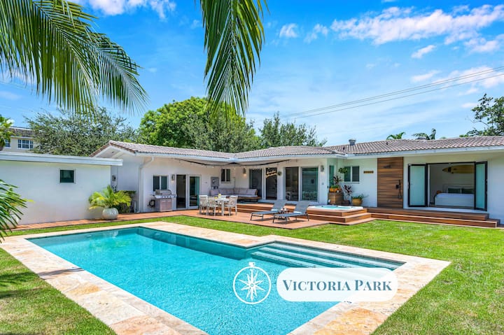 Centrally Located | Heated Pool | Oasis Key - Fort Lauderdale