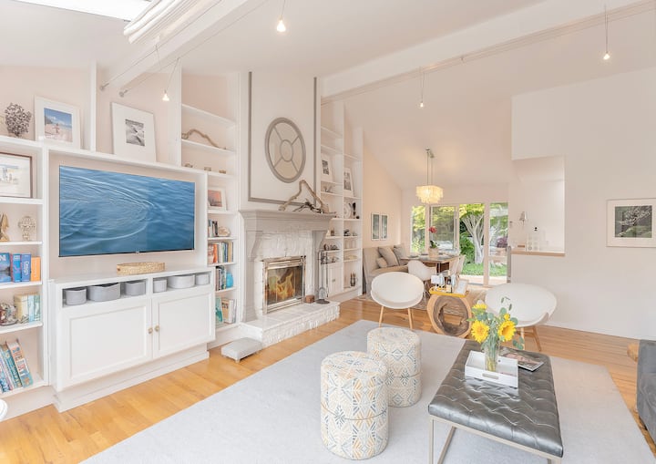 3897 Driftwood - Walk To Beach & Mission, Hot Tub - Carmel-by-the-Sea, CA