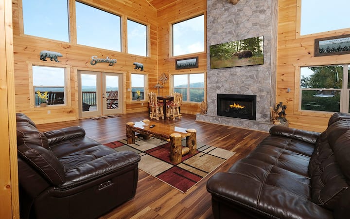 Eagles View 2.0 - Hot Tub, Games, Views, And More! - Ripley's Aquarium of the Smokies, Gatlinburg