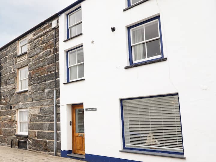 Harbourside - Porthmadog