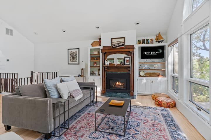 Minnestay* Villa De Lago | Waterfront - Maple Grove, MN