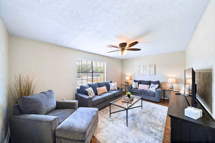 Coastal Retreat Home:beach Bliss+el Jardin Garden - Pasadena, TX