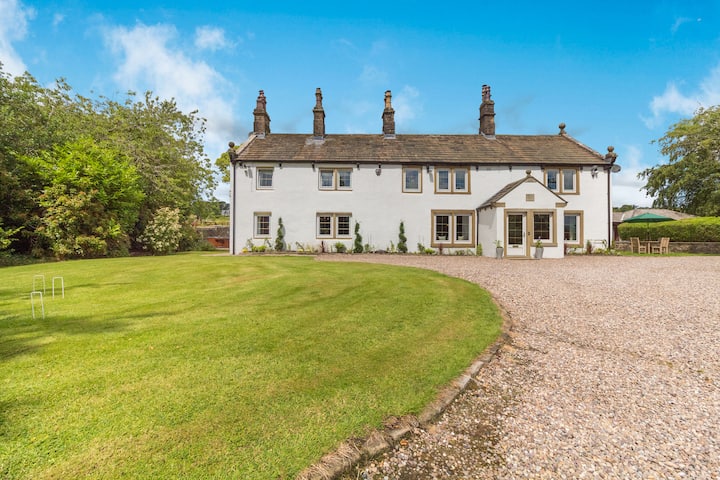 Fence House - Burnley