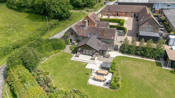The Old Farmhouse - Church Stretton