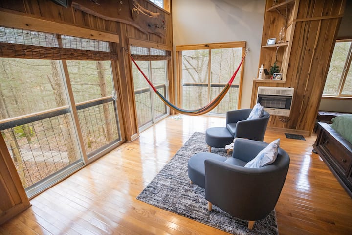 Mountain Light ~ Newly Renovated Oasis - Slade, KY