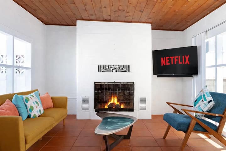 Cute Mid-century Beach Side Bungalow | Beachside - Oxnard, CA