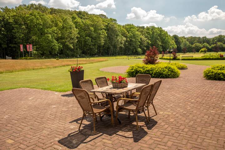 Vakantiehuis 10-43 Pers. Incl Eigen Hottub - Nederland
