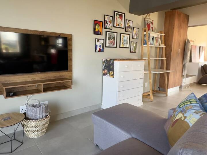 Vincent - Artistic Luxury Suite - Mossel Bay