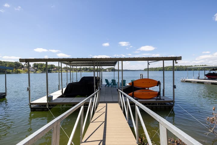 Dock, Water Views, Kayaks, Fire Pit, Game Room - Tims Ford Lake, TN