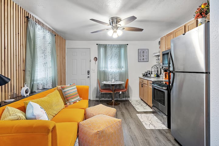 Cute Studio Apt Near Bars & Food - Tampa, FL