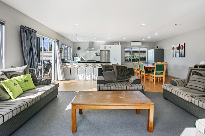 Family Harmony - Waihi Beach Holiday Home - Waihi Beach