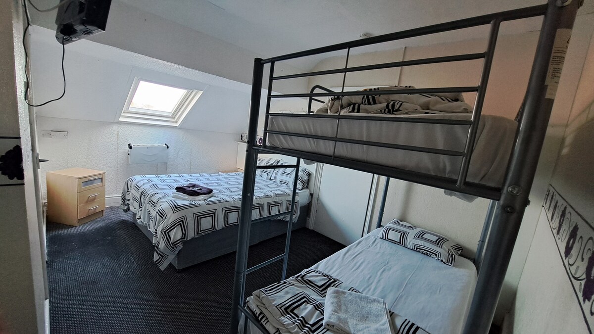 Chambre familiale fern villa hotel albert road blackpool - Hôtels à ...