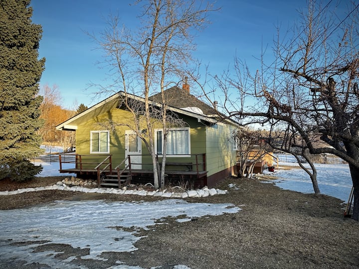 In-town Home, Hot Tub, Wifi & Minutes To Skiing - Red Lodge, MT