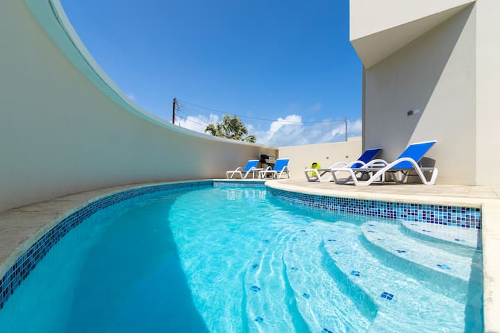 Rooftop Terrace Views: 2br Condo W/ Pool - Aruba