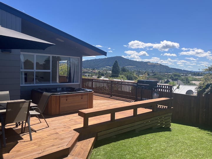 Top Spot Rotorua | Spa Pool & Ev Charger - New Zealand