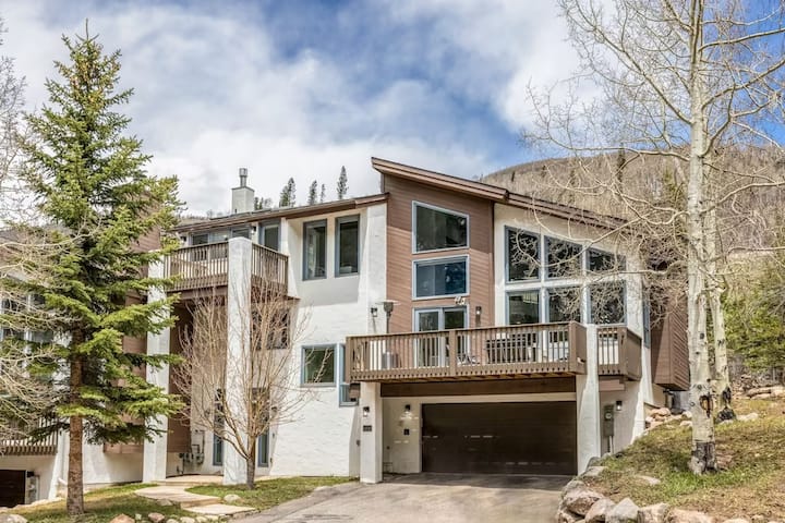 Newly Remodeled Home W/ Salt Water Hot Tub! - Vail, CO
