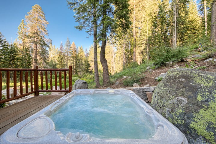 Silverado Lodge - Hot Tub, Shuttle, Pet Friendly! - Tahoe City, CA