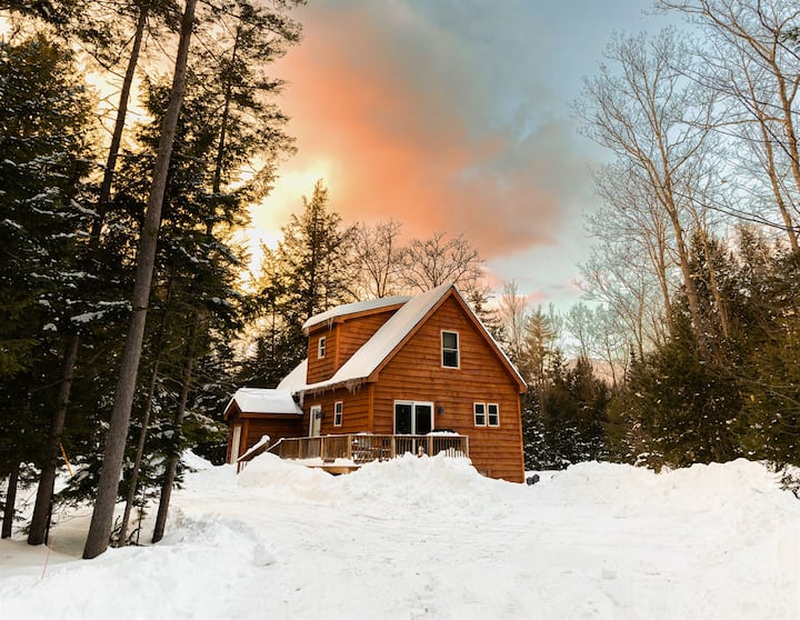 12min Sunday River! Hot Tub, Pet Friendly, Firepit - Bethel, ME
