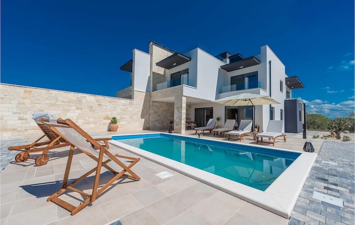 Villa Oasis - Sukošan