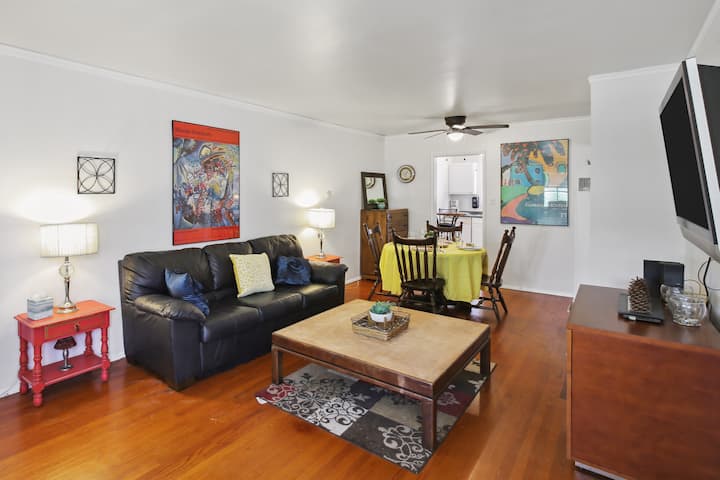 Walk To Retro Row: Long Beach Condo - Long Beach, CA