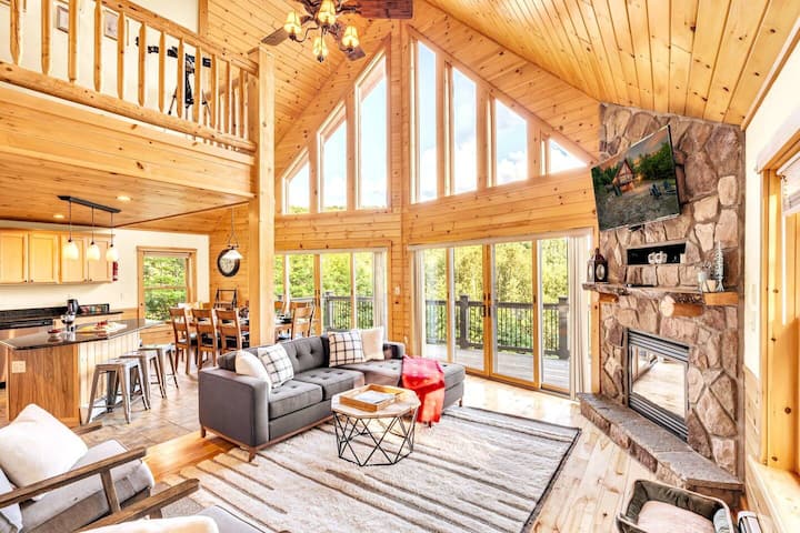 Chalet W/amazing Views! Hottub! Slps12 - Dogs Ok - New England