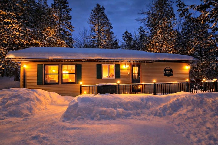 Chain Lake Hideaway - St. Ignace, MI