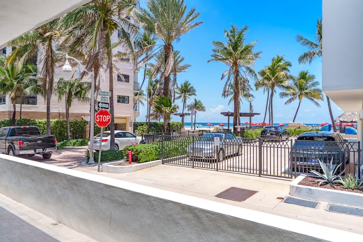 Beach Side Apt 7 - Hollywood, FL