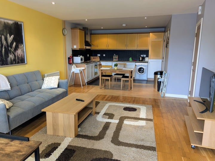 12 Courthouse Square Apt With Parking - Clifden