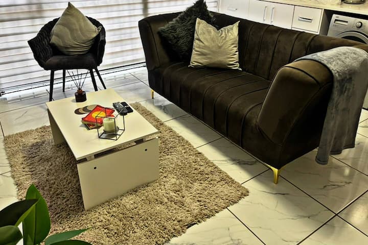 Elite Cozy Garden Escape –Luxury Cottage In Welkom - Welkom