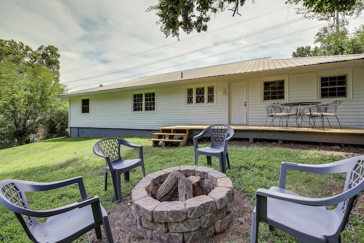 Pet-friendly Knoxville Rental W/ Fenced Yard! - ノックスビル, TN