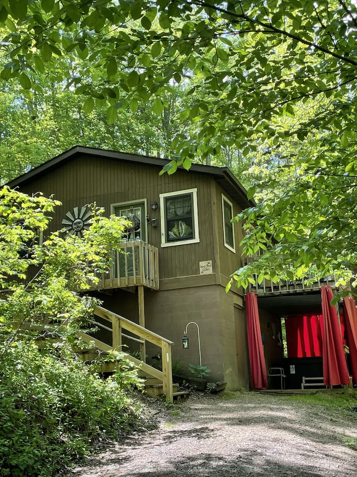 Four Seasons Cabin Rentals - Song Bird - Logan, OH