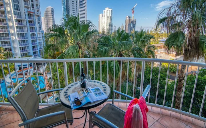 1 Bedroom Apartment - Broadbeach