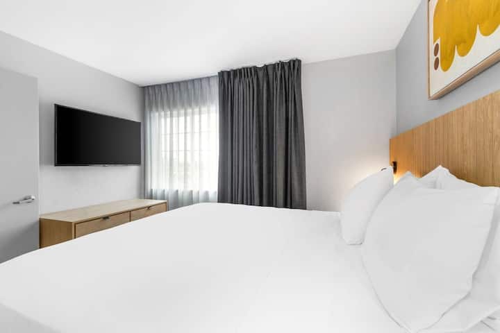 2 Modern Units! Near Mckinney Falls State Park - Austin, TX