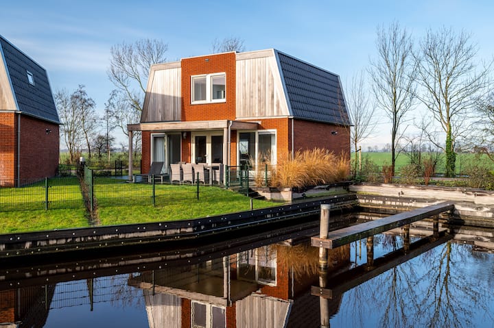Sneekermeer 8p. With Outdoor Spa - Sneek