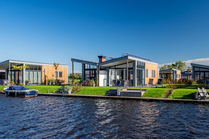 Modern Waterfront Lodge With Private Jetty - Joure
