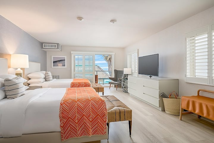 Oceanfront Property! 3 Moderns Units, Pool Onsite! - Carlsbad, CA