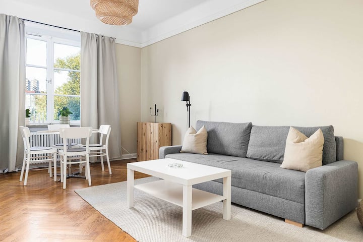 Spacious Apartment With View Of Waterfront - Stockholm