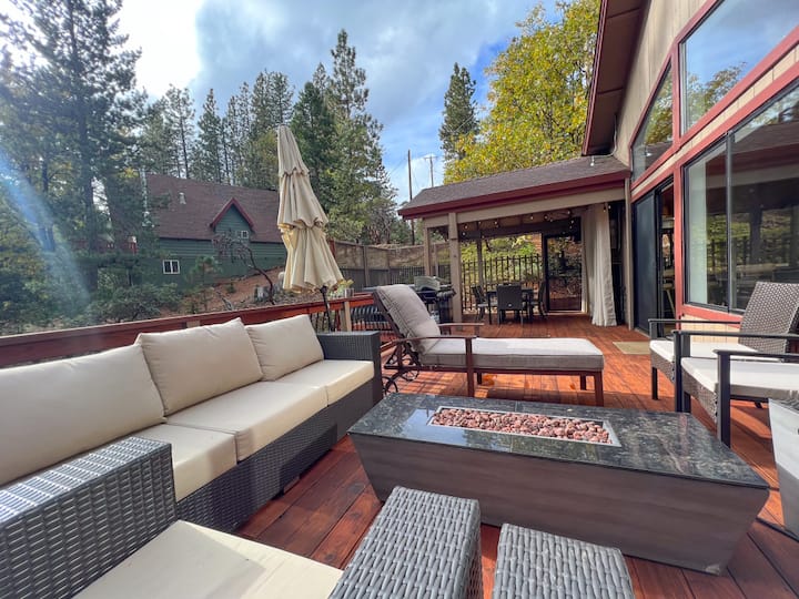 Modern Mtn Retreat ~ Hot Tub, Ev, Game Room - Arnold, CA