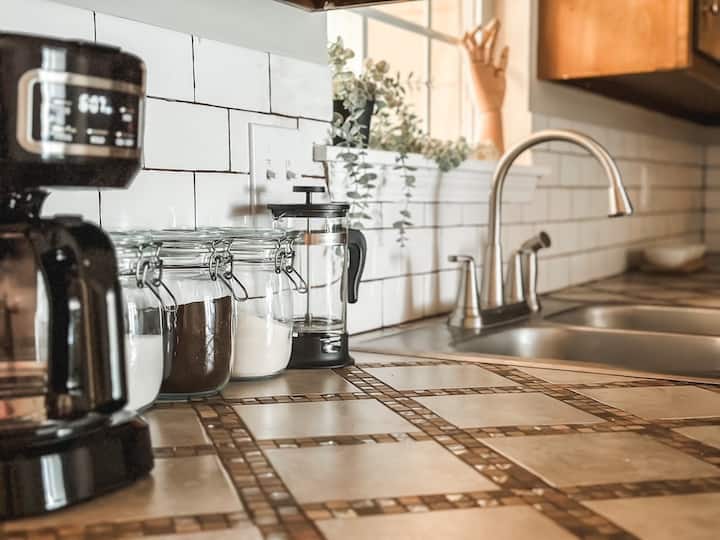 New 2br Remodel • Patio & Pet-friendly Stay - Mobile, AL