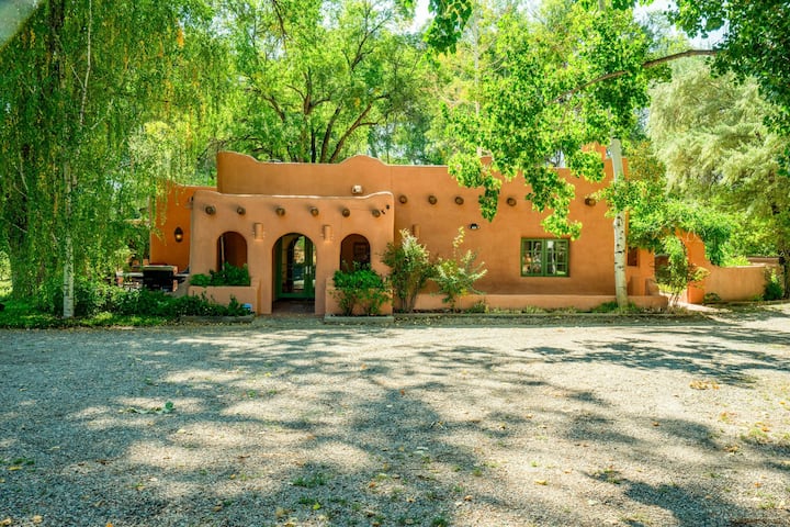 5br House With Hot Tub, Patio, Grill, & W/d - Taos, NM