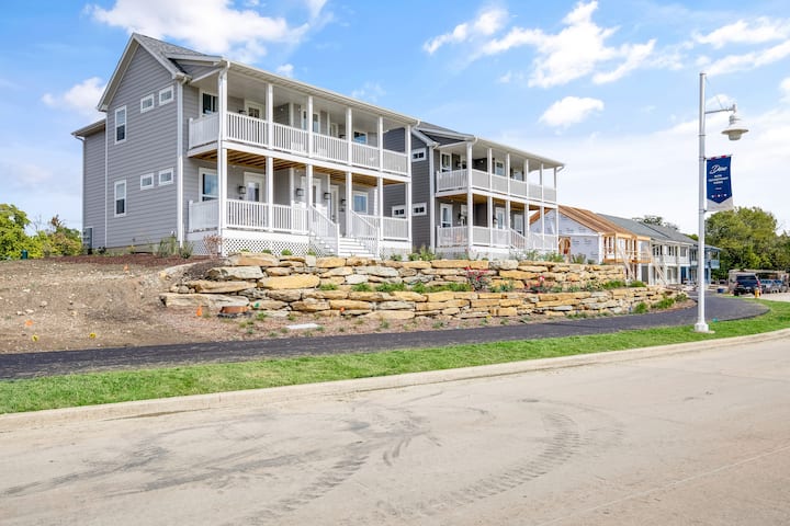 Harbor Inn- Turtle Cove - Ottawa, IL