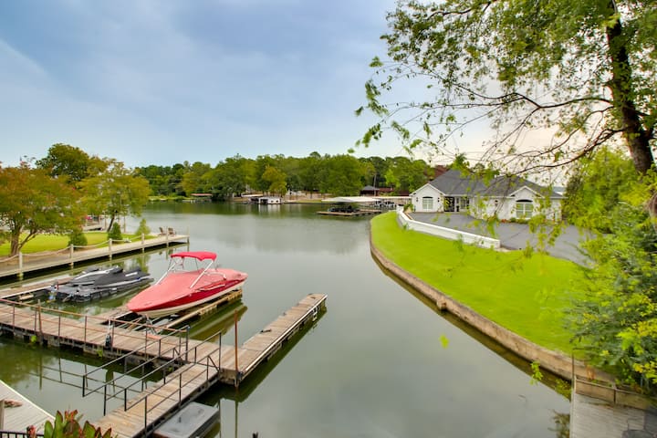 Lakefront Hot Springs Condo W/ Private Boat Slip! - Magic Springs, Hot Springs
