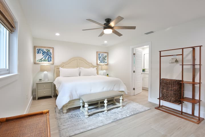 Exquisite Palma Sola Oasis: Your Private Paradise! - Bradenton, FL