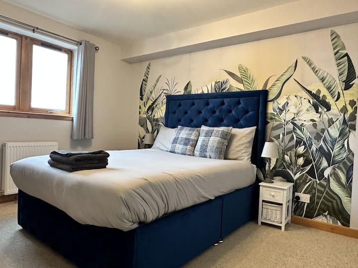 Riverside Apartment En-suite With Balcony - Inverness