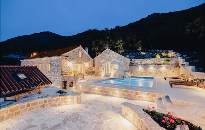 Villa Mediterranean Estate - 察夫塔特