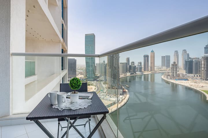 Tranquil Studio In Damac Prive With Canal Views! - Dubaï