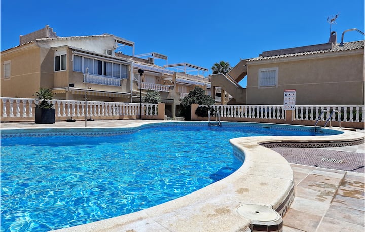 Beautiful Home In Torrevieja With Swimming Pool - Torrevieja